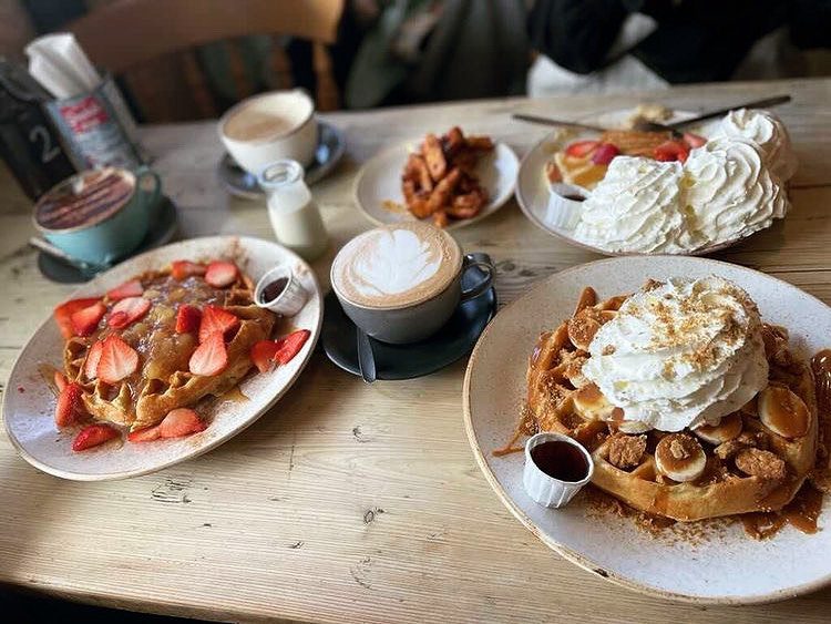 A Morning Delight: Breakfast in Sheffield at The Cabin